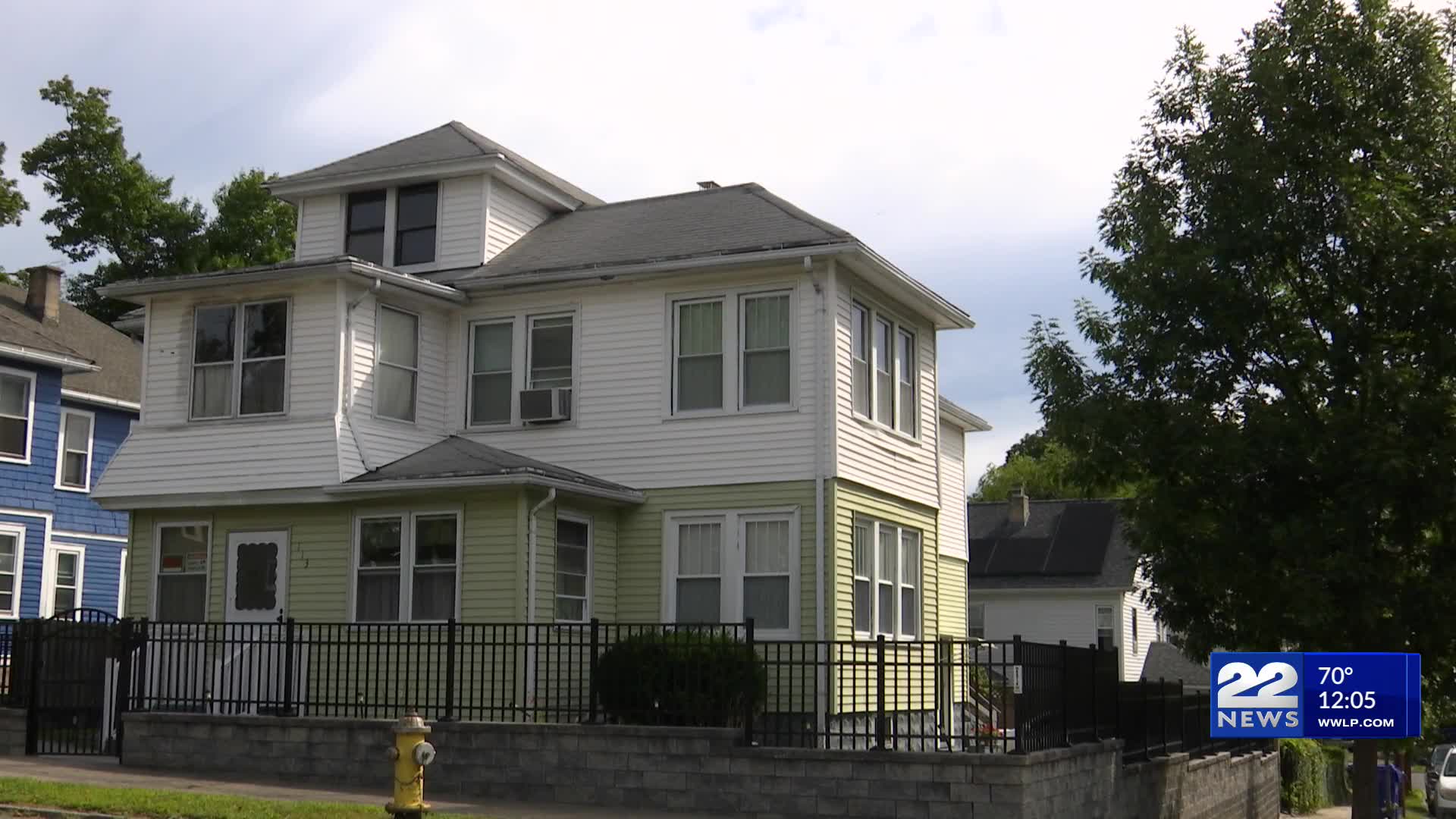 Malfunctioning AC unit sparks fire on Rochelle Street in Springfield – WWLP