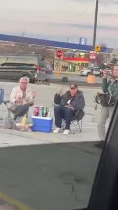 Will Ferrell spotted at Beech Grove Walmart – Fox 59